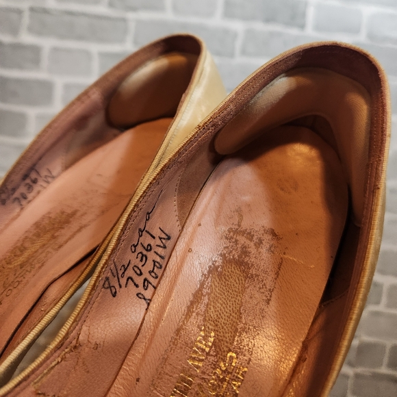 Saks Fifth Avenue | Shoes | Vintage Saks Fifth Avenue 93s Beige Satin Dancer Pumps 85 Aaa | Poshmark